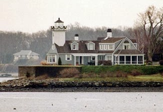 JimBob's Lighthouses : Poplar Point Light Newport Harbor Rhode Island