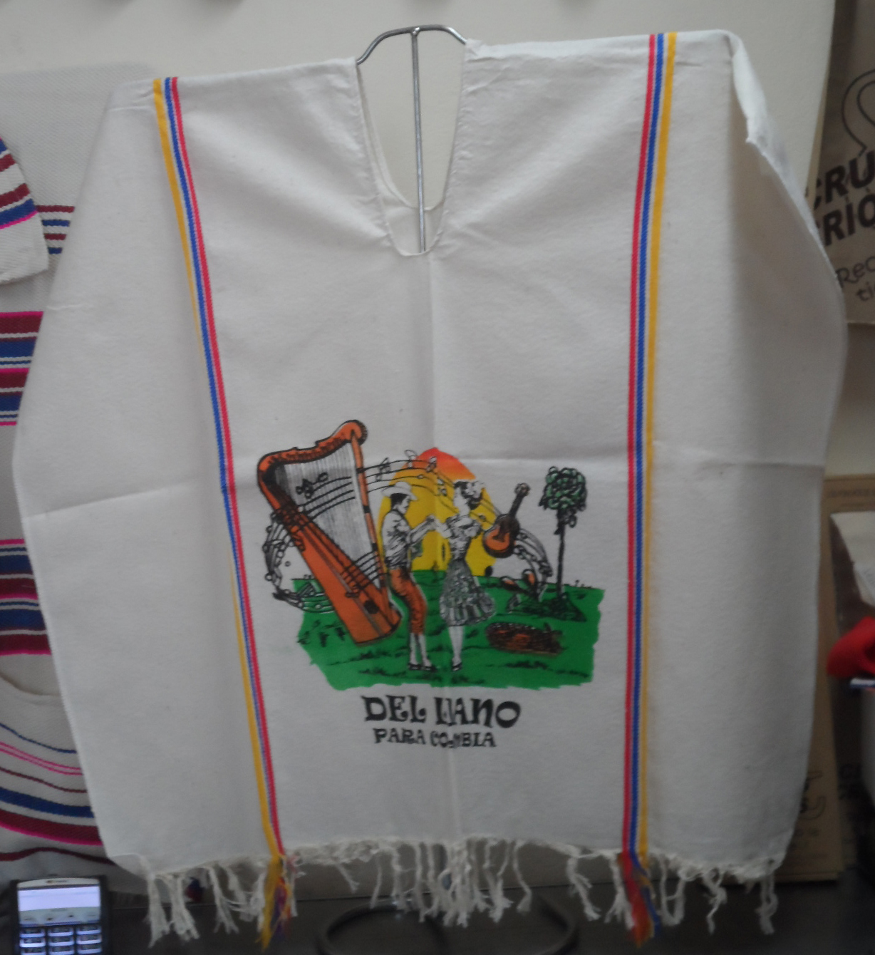 VILLAVICENCIOROOSTERPUBLICIDAD: Fabricante De Ponchos