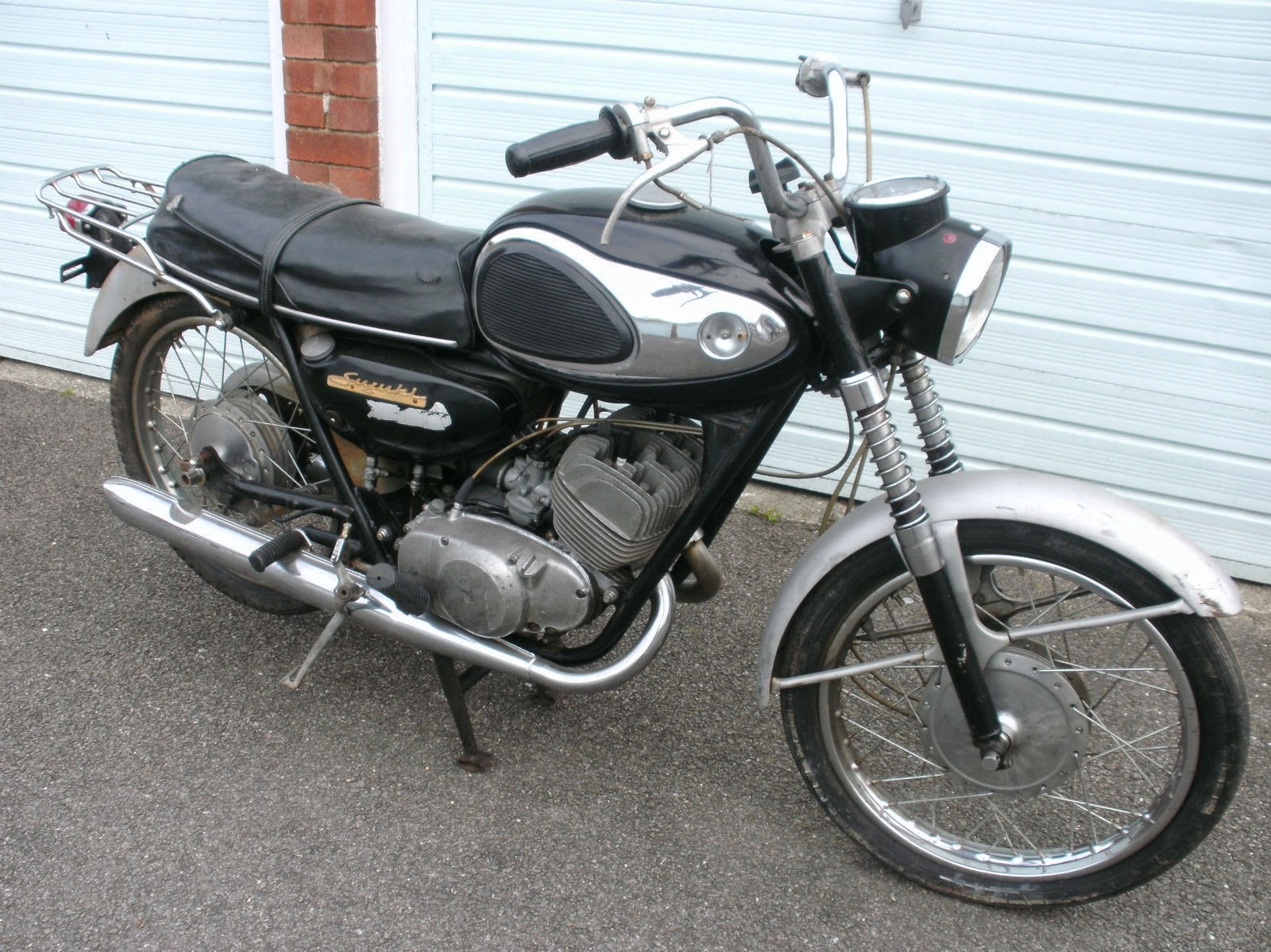 Motorcycle Restoration Projects UK: Suzuki T200 INVADER 2 STROKE TWIN