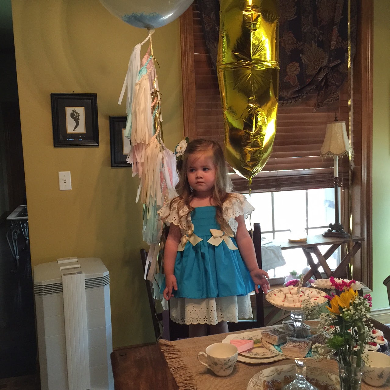 Alice in Wonderland Birthday Party - a day in the life of a mom