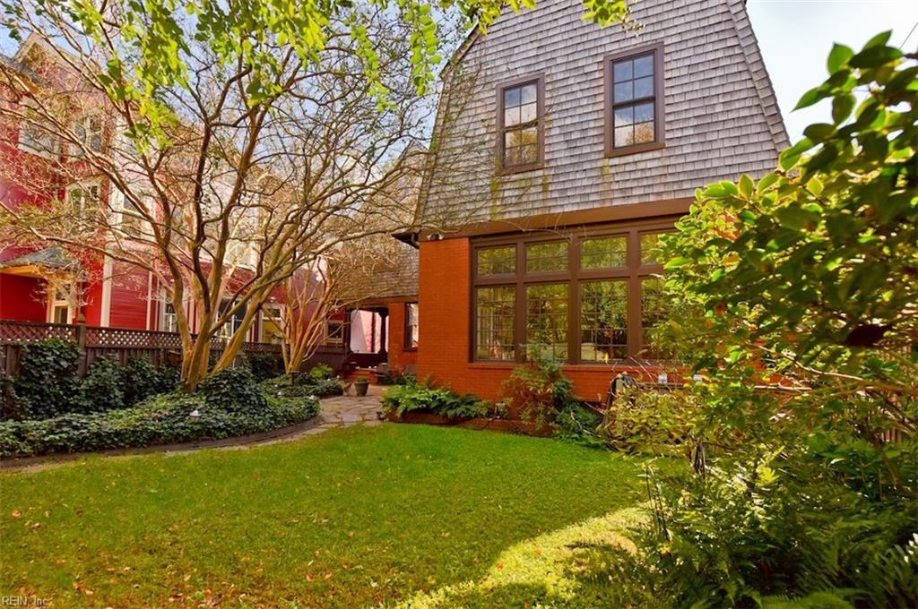 Sweet House Dreams: 1895 Dutch Colonial/Victorian in Norfolk, Virginia