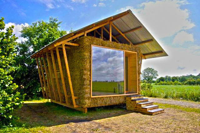 Eco-Friendly Tiny Hay Shack