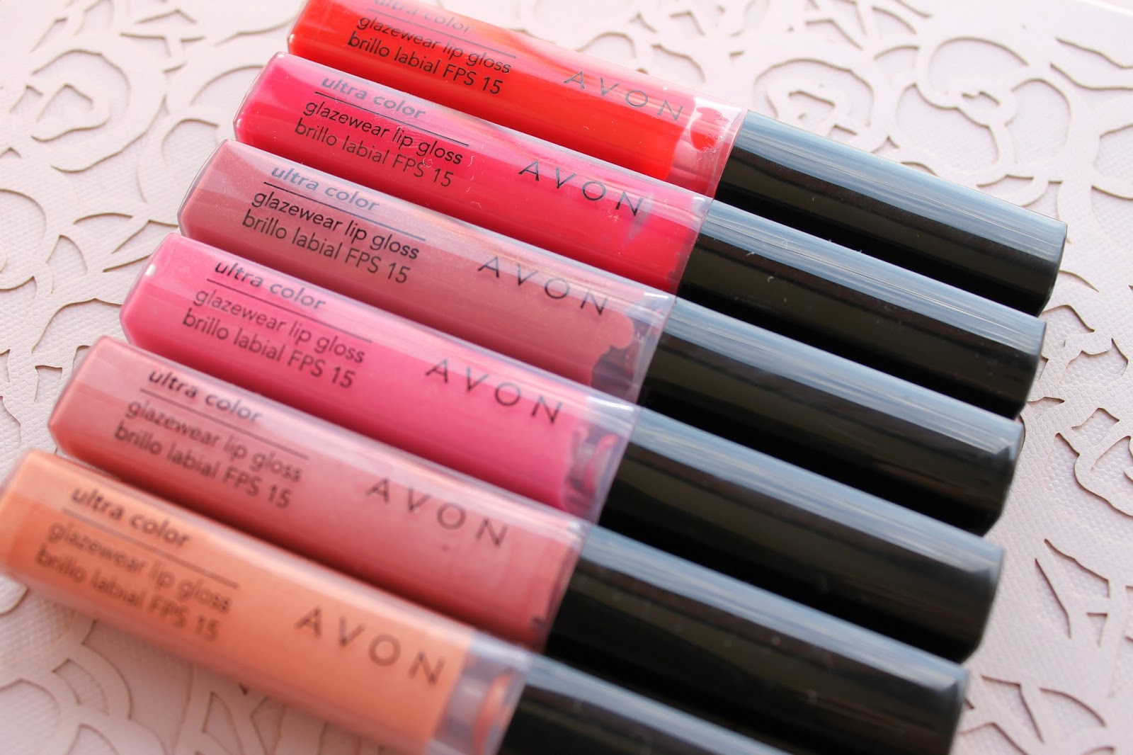 Reseña: brillos labiales ultra color glazewear Avon - . LE PETITE GIRL