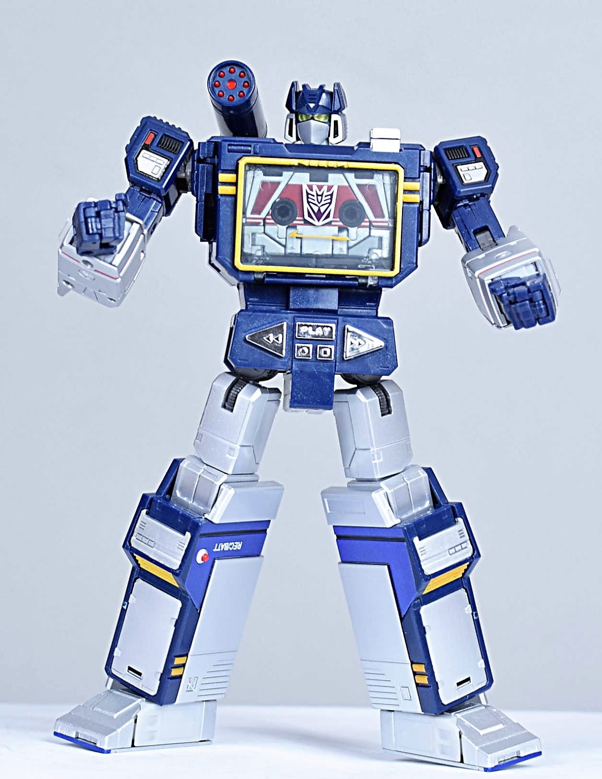 THE LORD OF THE ROBOTS: Hasbro Masterpiece MP-02 Soundwave (reissue ...
