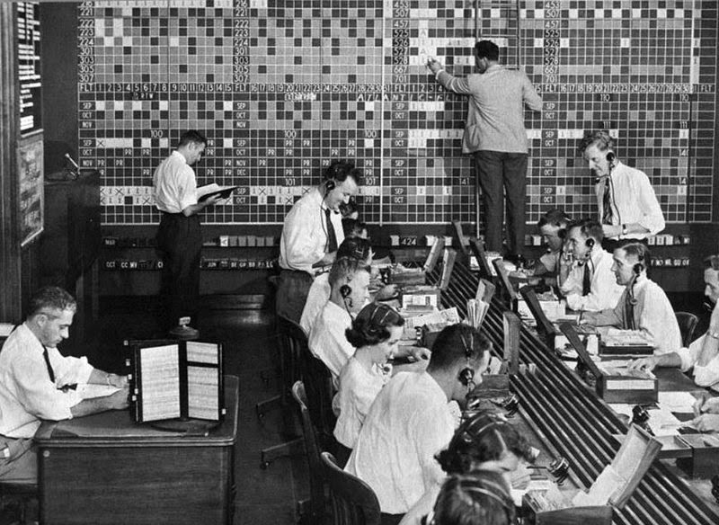 Taking Airline Reservations before Computers (1945) [1080 × 1080] : r ...