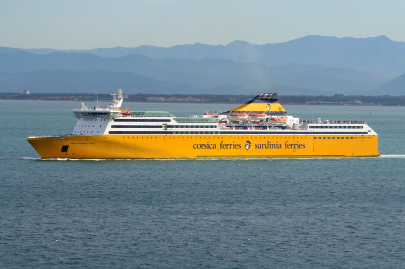 kships: Mega Express Three, 30 May 2009