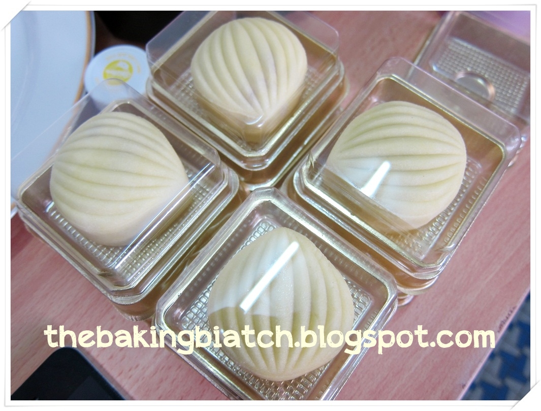 The Baking Biatch || by Cynthia Lim: SNOWSKIN MOONCAKE 1: Passionfruit ...