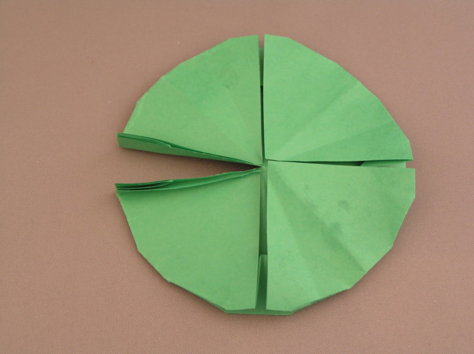 JC's Blog: Origami Water Lilly and Lilly-Pad