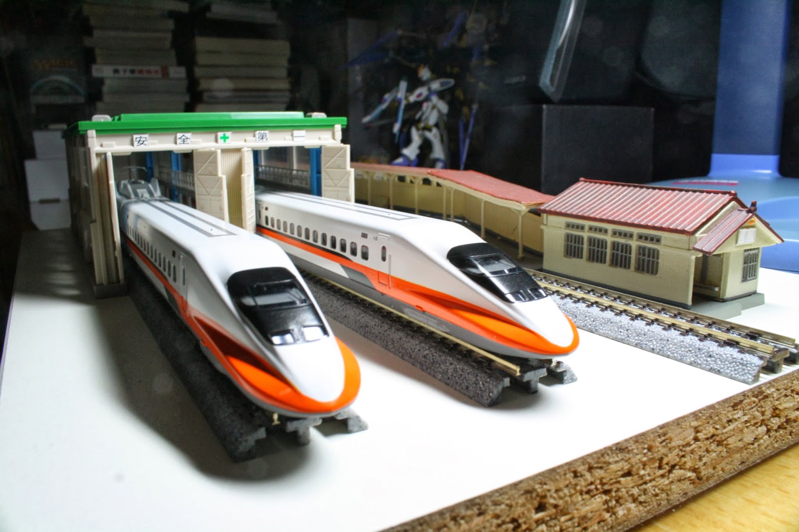 KoG 鐵道基地: 入門第一套 : KATO 台灣高鐵700T 基本4輛