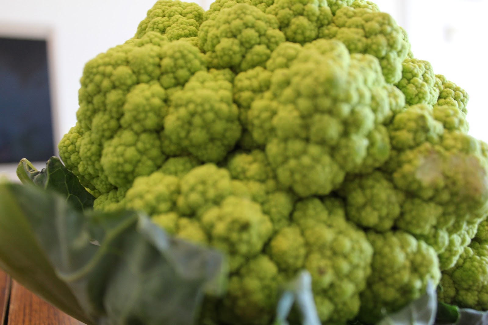 Healthy Life: Oven Fried Parmesan Broccoflower (Green Cauliflower)