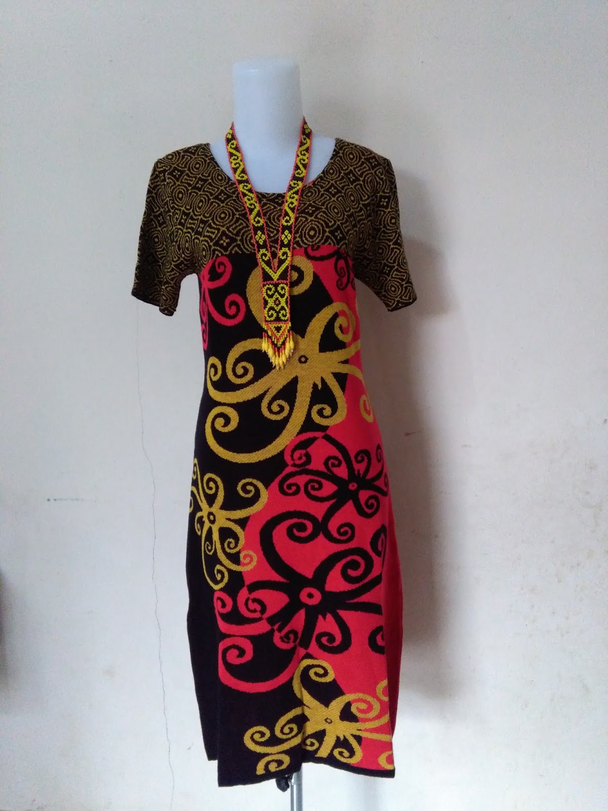Batik Motif Dayak Khas Kalimantan, : Dres rajut motif kalimantan