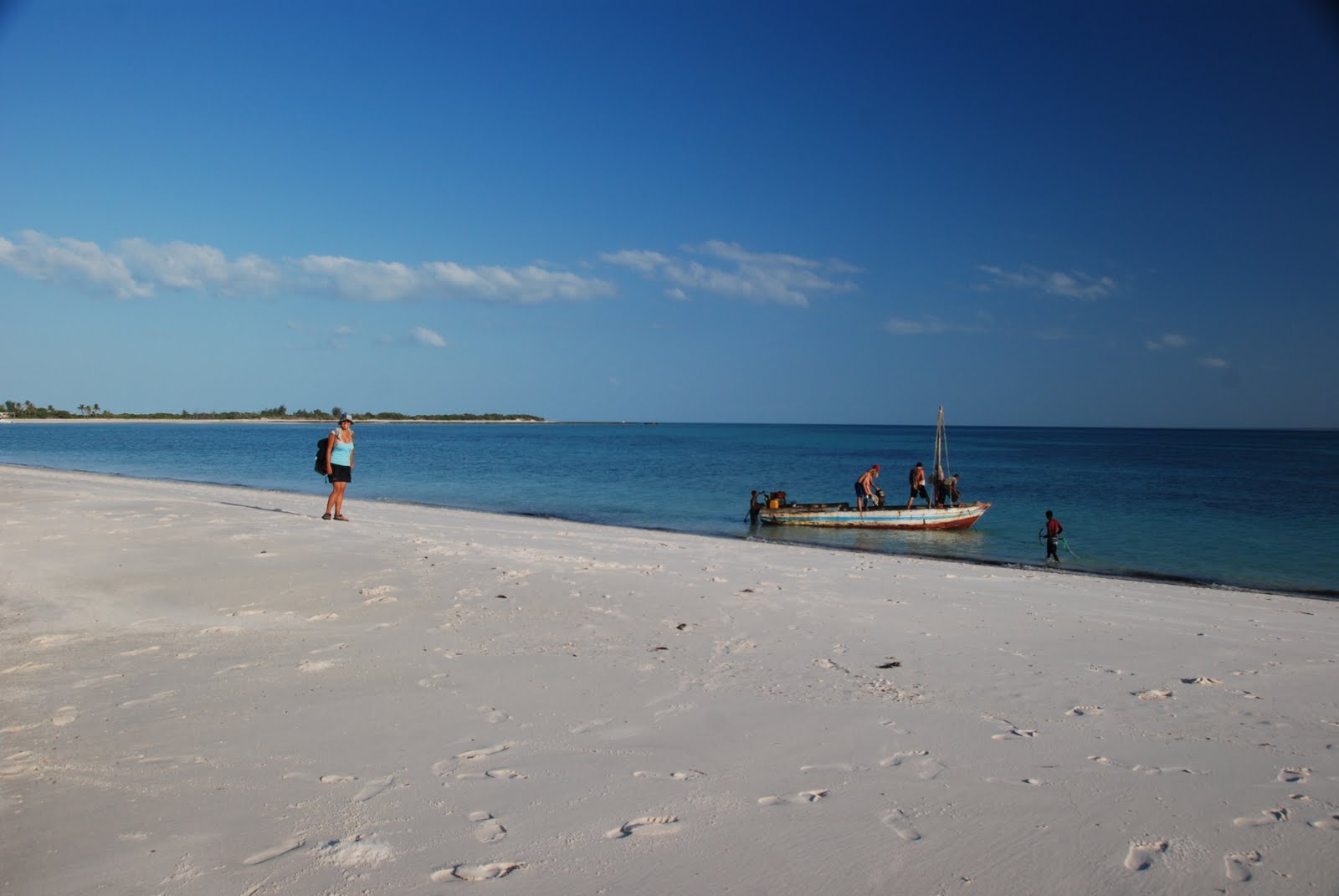 Living Free Range Travel: In Search of Paradise (Island), Inhassoro ...