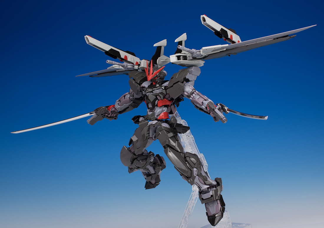 [ Review ] - Hi Res Model 1/100 - Gundam Astray Noir