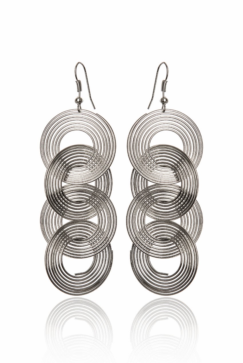 Blogging about Everything: Different styles of bold ear-rings adds more ...