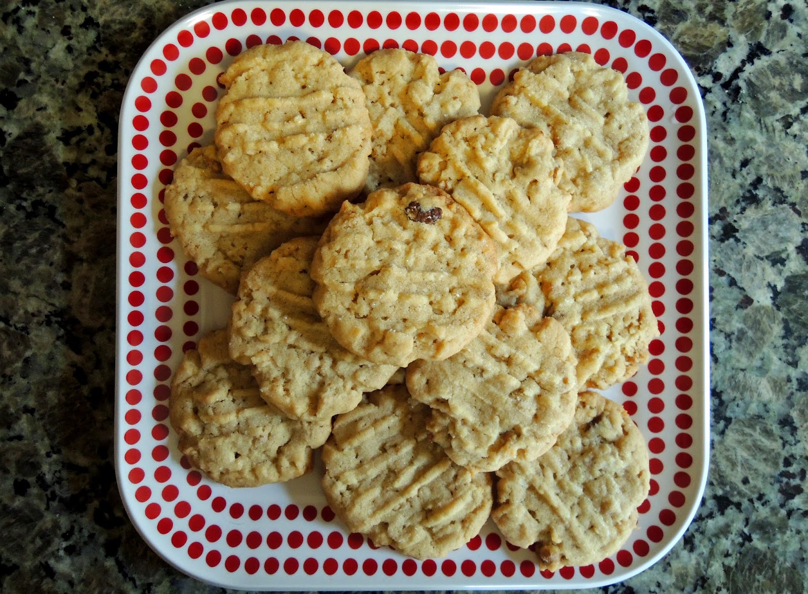 Holly Goes Lightly: Ann's Delicious Cookies
