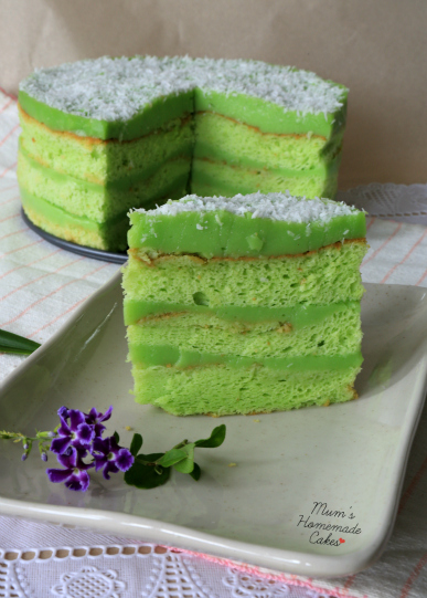 Mum's Homemade Cakes and more: Pandan Layer Cake with Gula Melaka Milk Soak