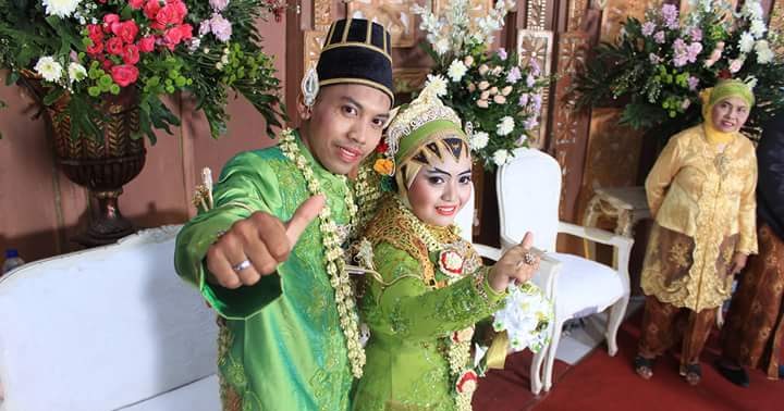 SEMANGAT ANAK MUDA: pernikahan adat jawa dan nias perbedaanya