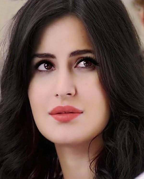 Latest Trending News of the World: Top 5 beautiful Lips of Bollywood ...