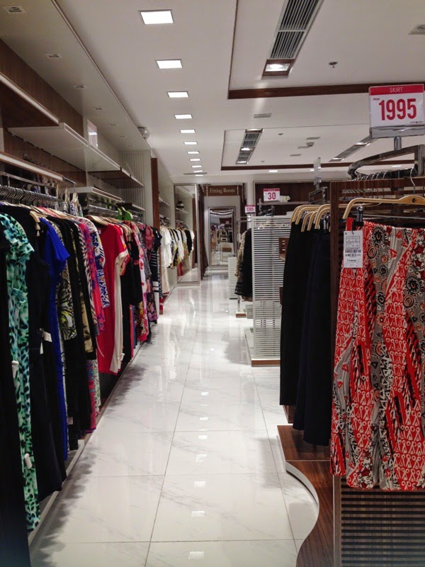 PUNT ROMA at Bonifacio High Street - For Urban Women - Awarded Top 100 ...