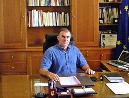 COM LIVE WEB TV: ΔΙΑΒΆΣΤΕ ΤΙ ΕΓΙΝΕ ΣΤΗΝ ΙΕΡΑΠΕΤΡΑ-ΠΡΟΕΔΡΟΣ ΚΟΙΝΟΤΗΤΑΣ ...