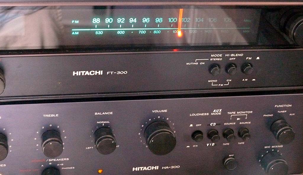 Hitachi HA-300 + FT-300 - японский midi комплект в Московском магазине ...