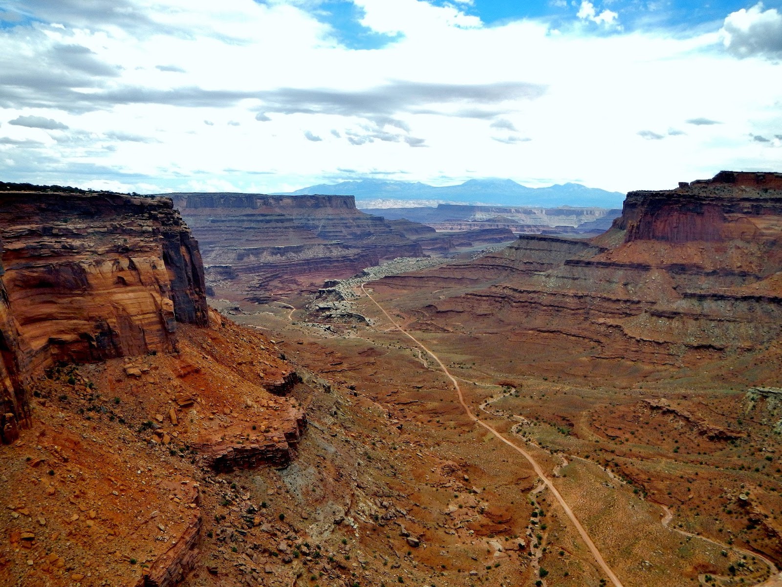 The Southwest Through Wide Brown Eyes: The Shafer Trail - Canyonlands ...