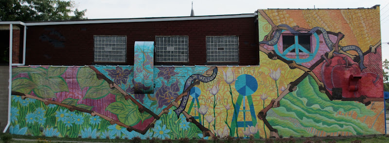 Pittsburgh Murals and Public Art: The Redd Up Mural by Kyle Holbrook