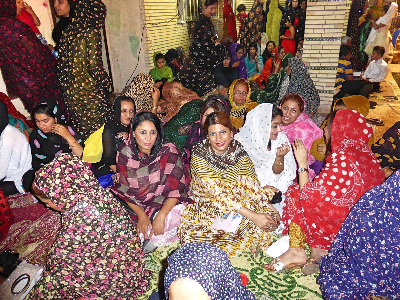 Slow Train Coming: A BANDARI BEGINNING- Bandar Abbas, Iran