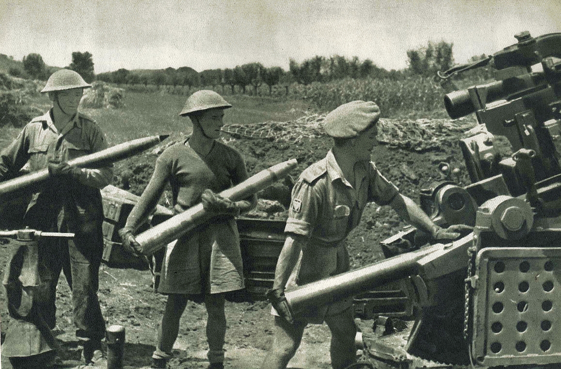 transpress nz: Allied artillery in action in Italy in WW2