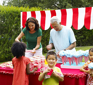 Moontastic Bouncers: Here are some GREAT ideas for a Carnival Themed Party!