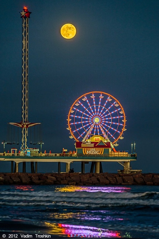 all star pics: Full moon, Galveston, Texas ♥