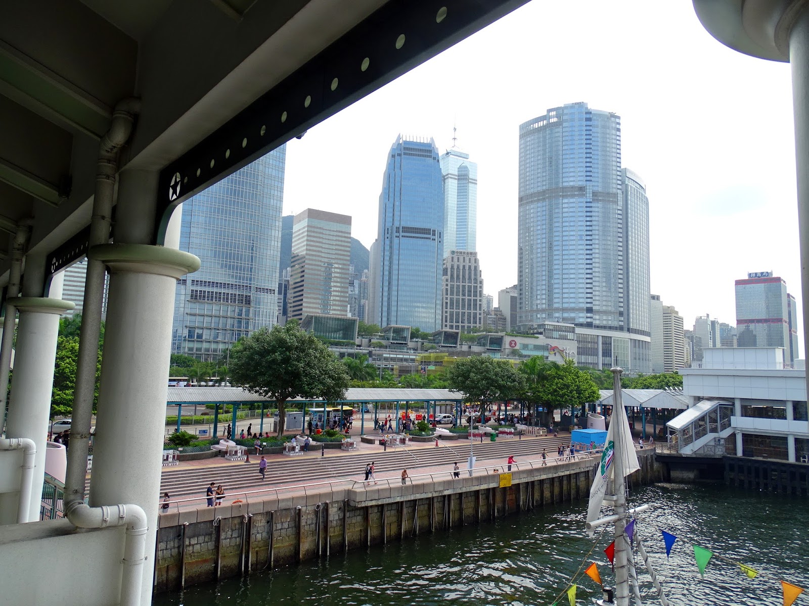 Watermark Seafood Bar and Grill (Hong Kong, CHINA) ★★★☆☆ | A traveling ...