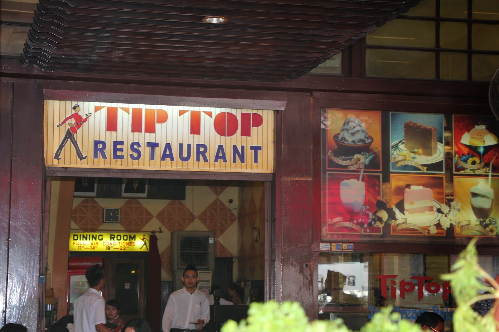Meciko66: NONGRONG NGOPI CANTIK DI RESTORANT TERTUA “TIP TOP’ MEDAN ...
