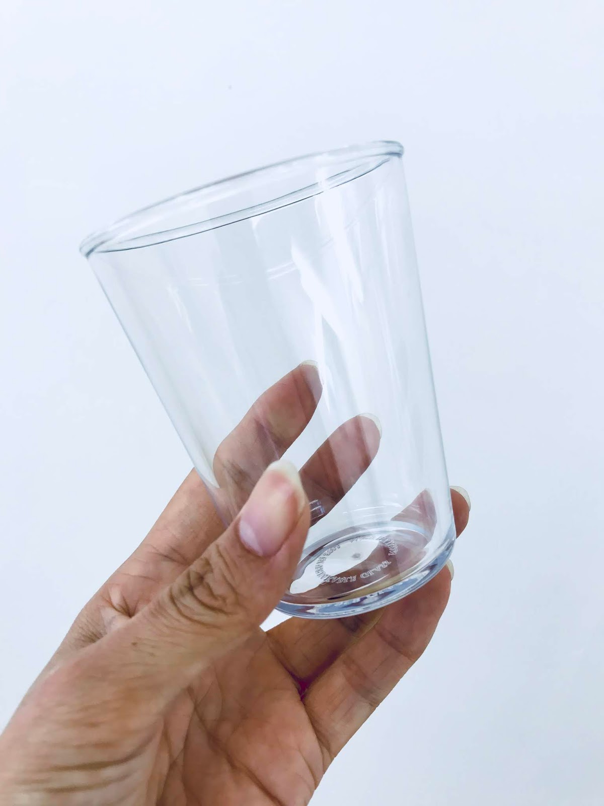 THE UNBREAKABLE GLASS