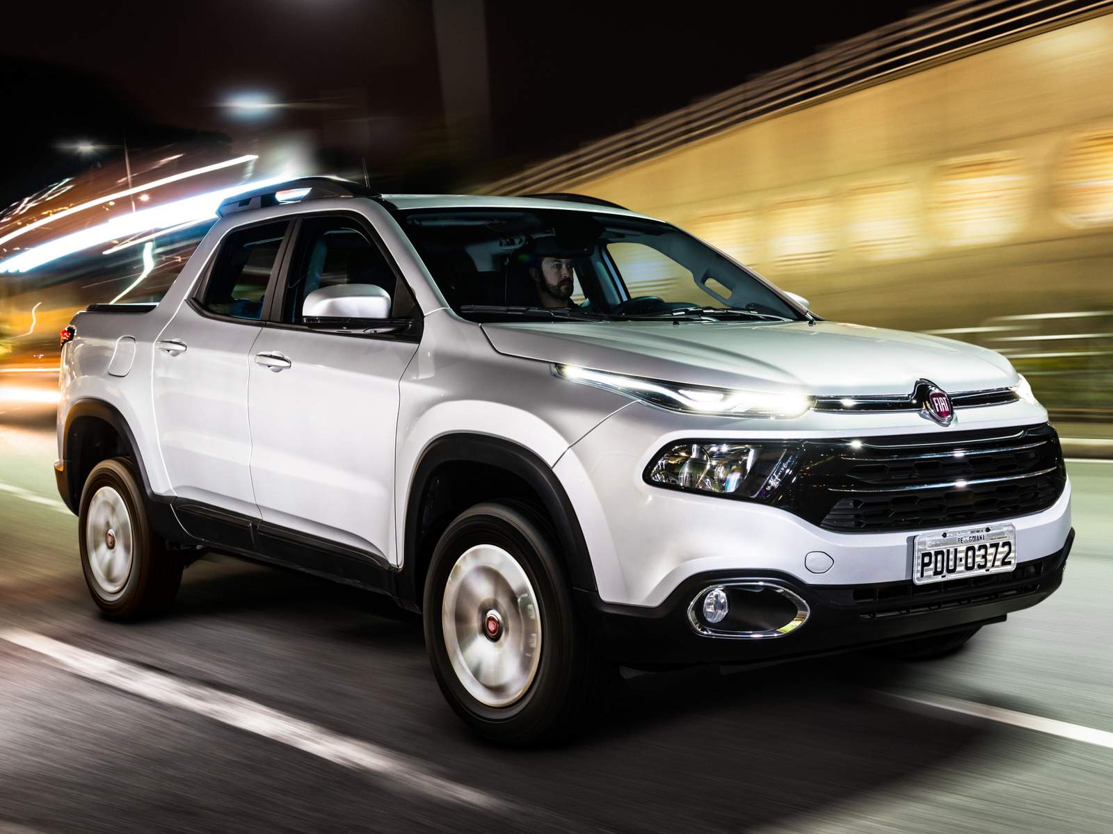 Fiat Toro 2017: todos os detalhes das versões diesel e flex