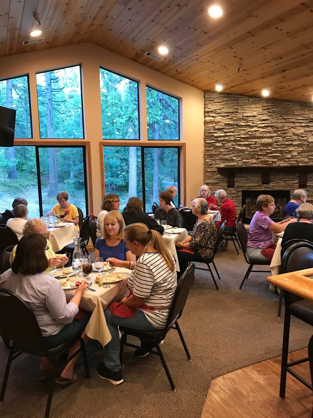 Sew'n Wild Oaks Quilting Blog: Sew'n Wild Oaks Retreat Day One