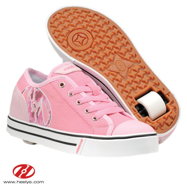 Evan and Lauren's Cool Blog: 9/1/11: Back to School with Heelys!