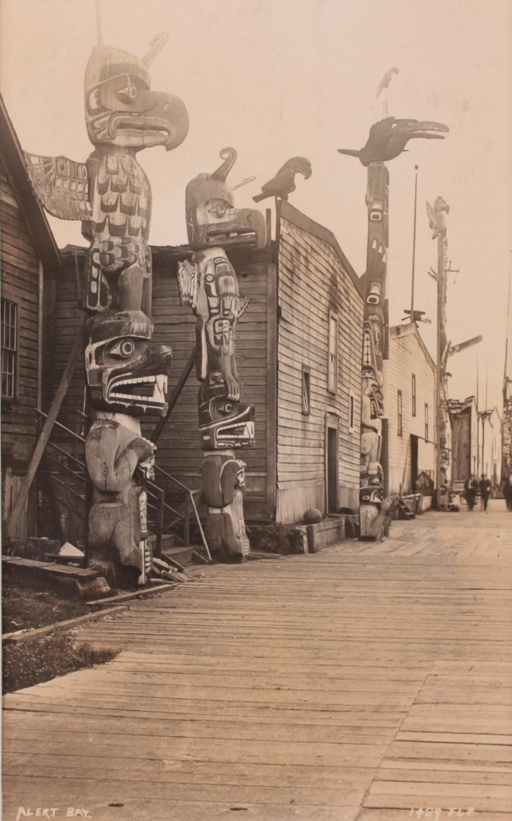 ALERT BAY: AN ARTISTIC ATMOSPHERE IN THE PACIFIC NORTHWEST - Masters ...