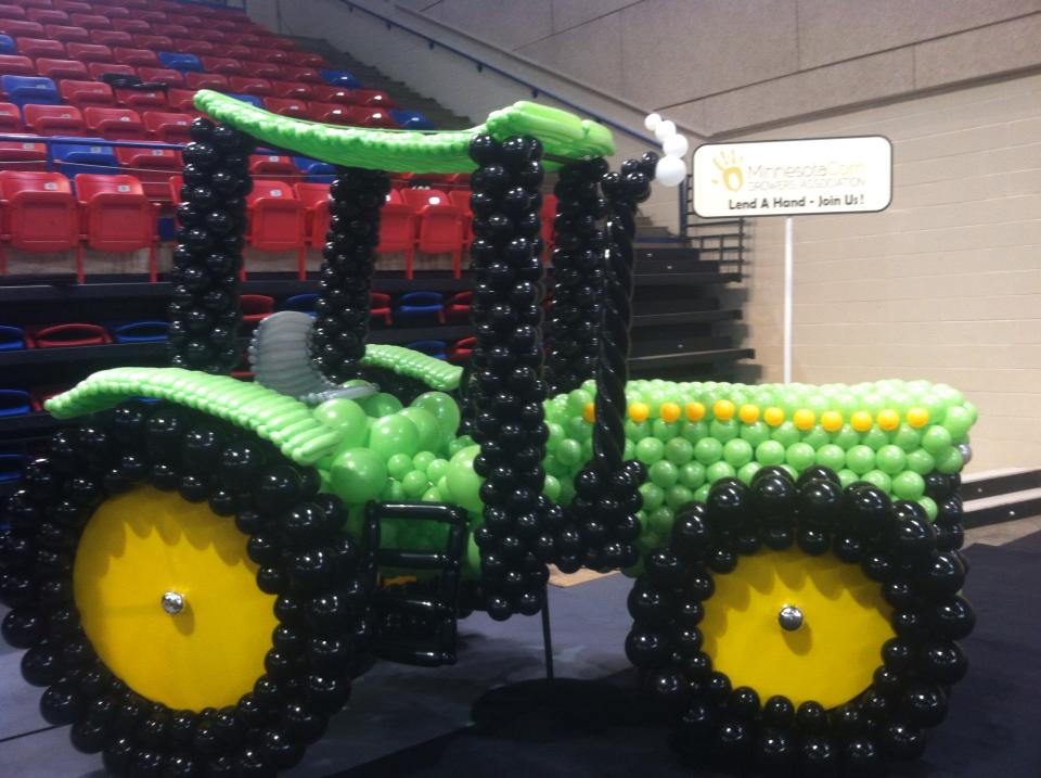 Tractor ~ D' PECK EVENTOS DECORACIONES