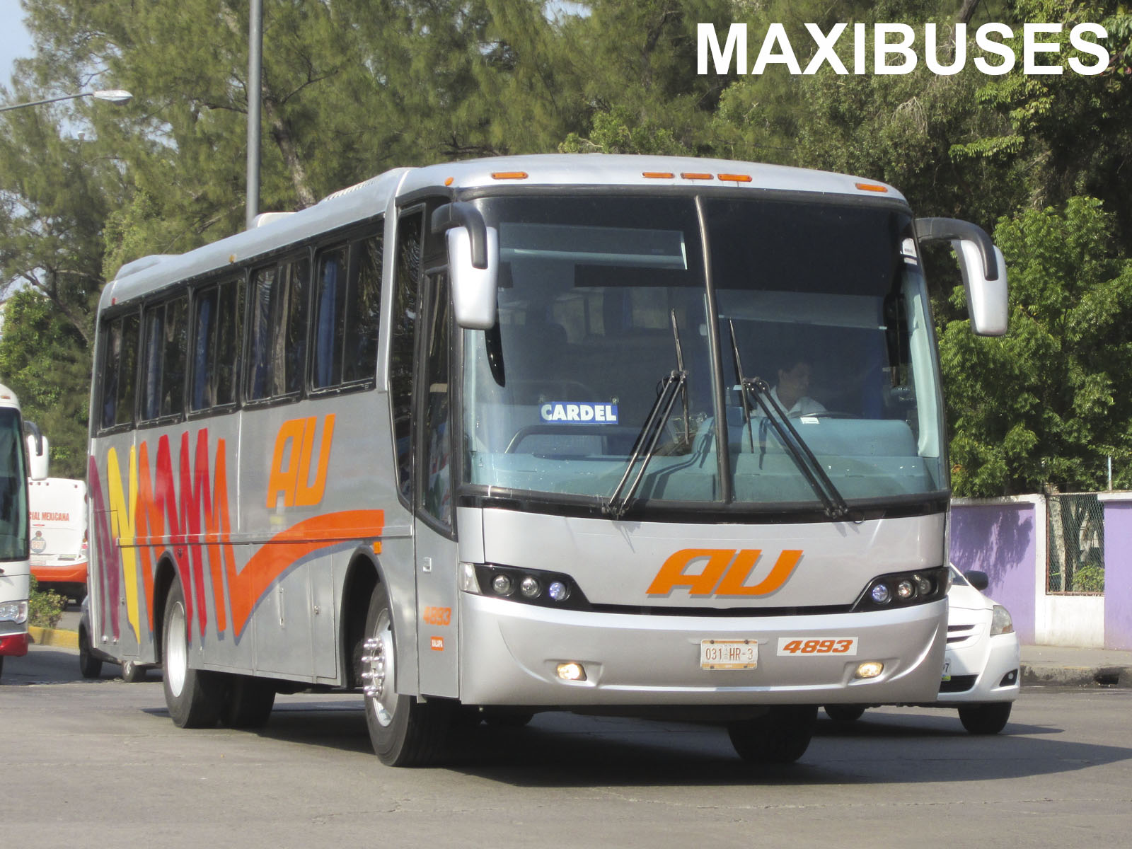 MAXIBUSES: AUTOBUSES UNIDOS (AU)