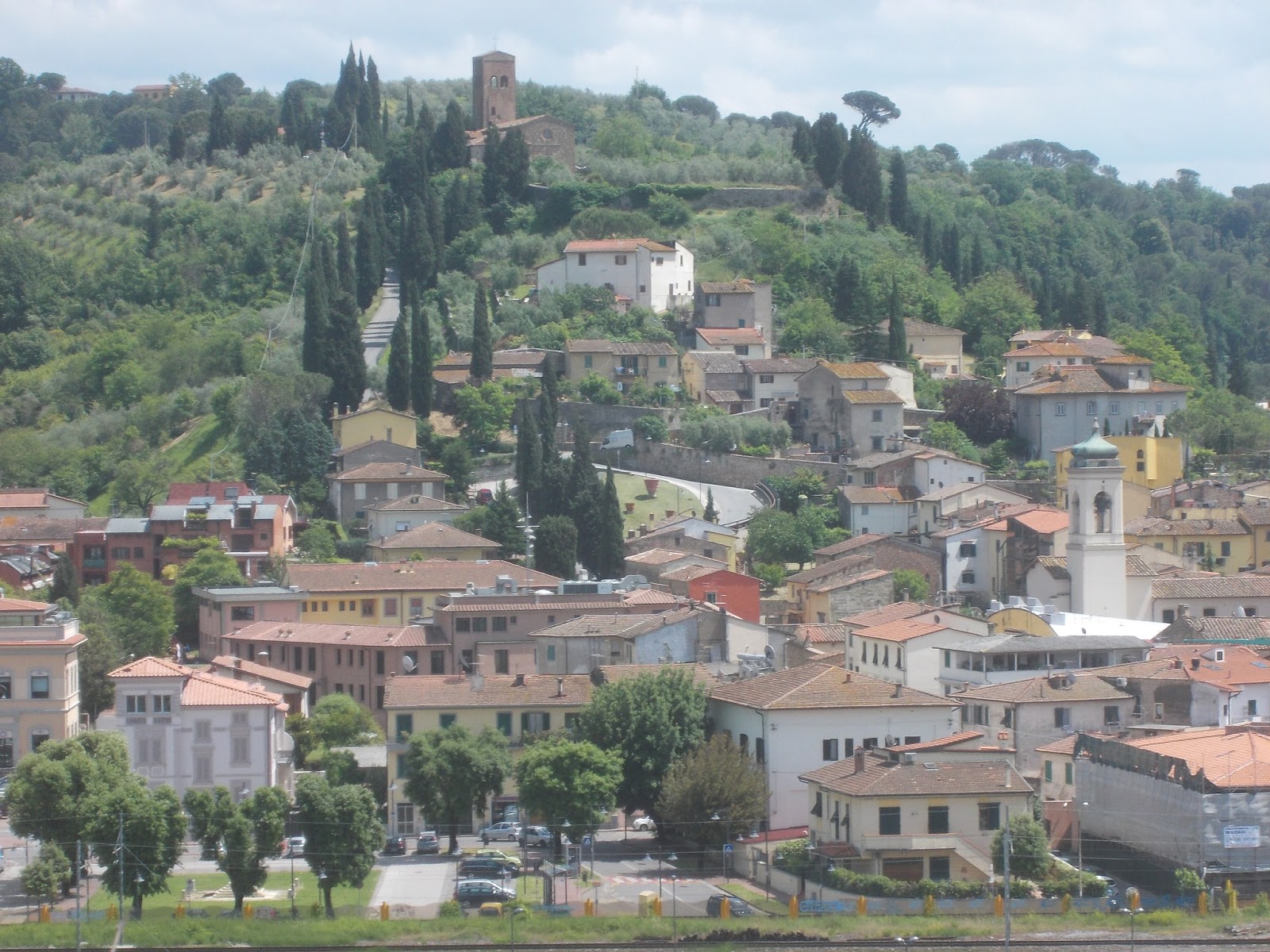 I sentieri di Maresco: MONTELUPO-CAMAIONI- CAPRAIA- MONTELUPO anello.