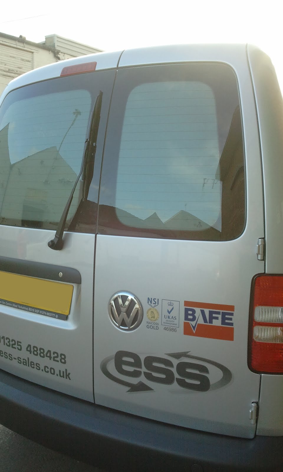 The Green I Signs Blog: Fw: vw caddy signwriting for ESS Darlington ...