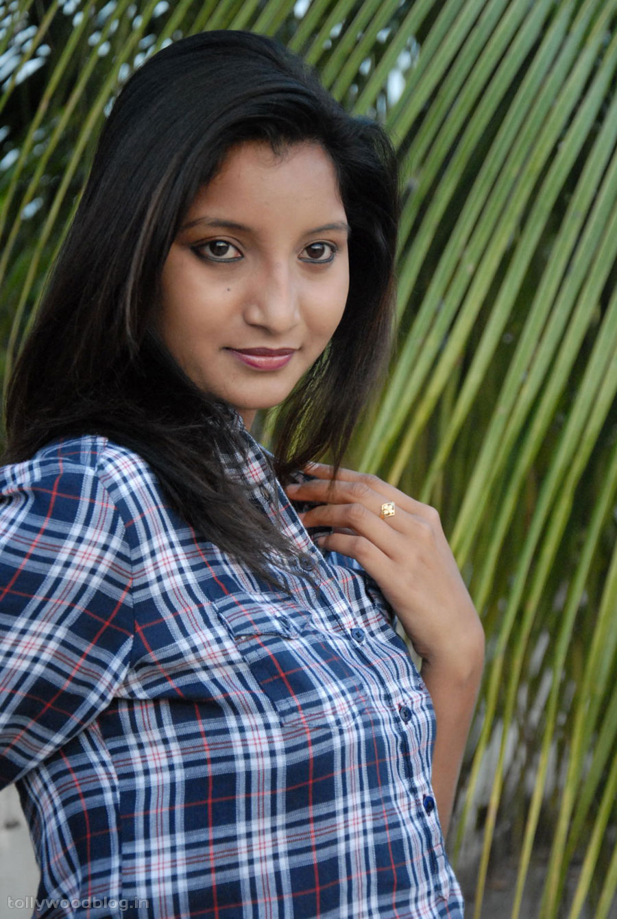 New Actress Vinisha photo Shoot Stills