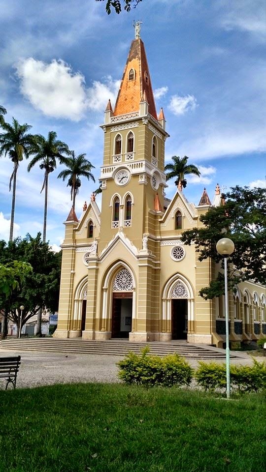 Iba Mendes: Fotos recentes de cidades de Minas Gerais (2015)