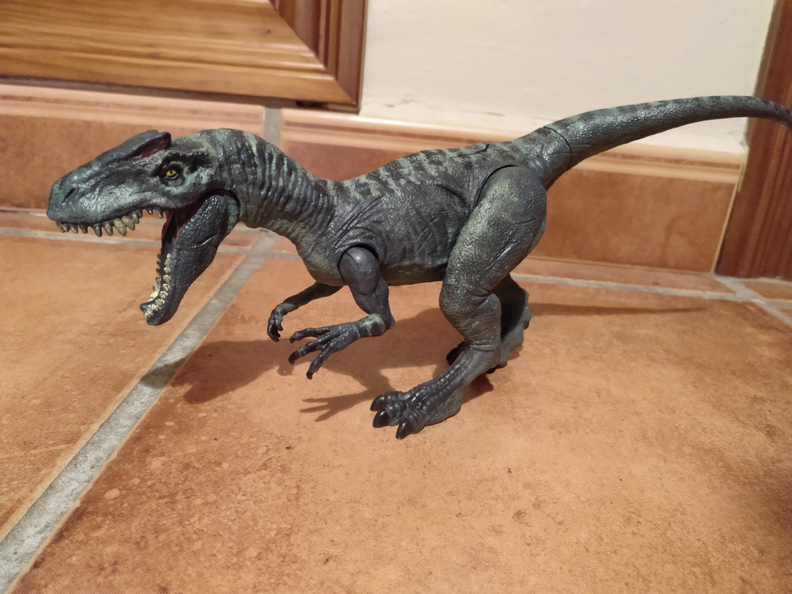 Young Allosaurus Jurassic World Fallen Kingdom Roarivores Mattel 2018