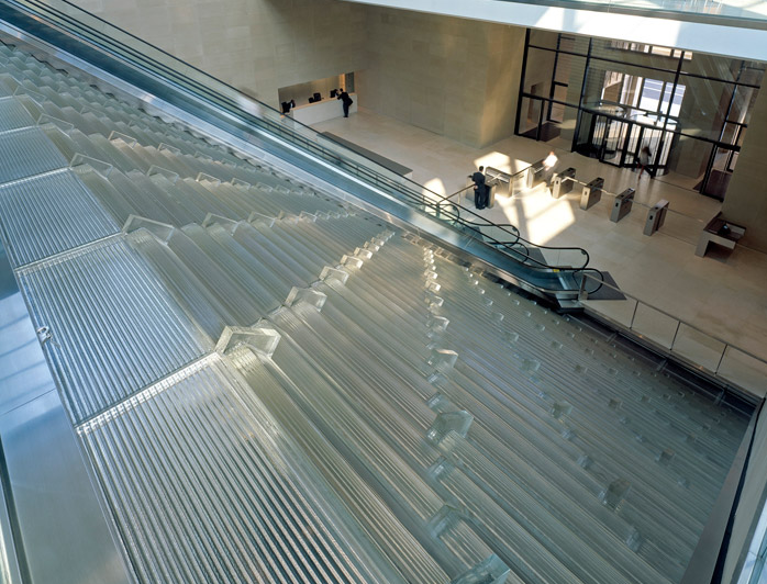 Objetos con Vidrio: "Ice Falls" in the Hearst Tower