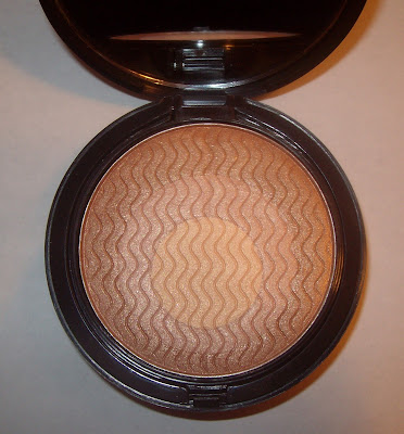 Shades of Neutral Me: mark. Glowdacious Illuminating Powder in Shimmied Up