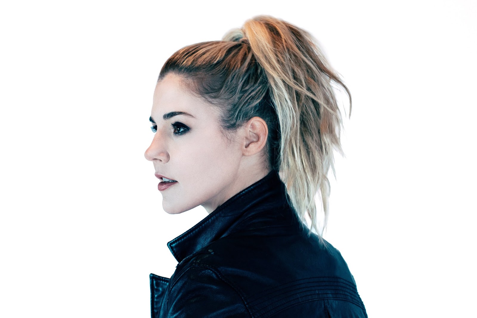 On The Road: Crush singer Jennifer Paige Has New Album