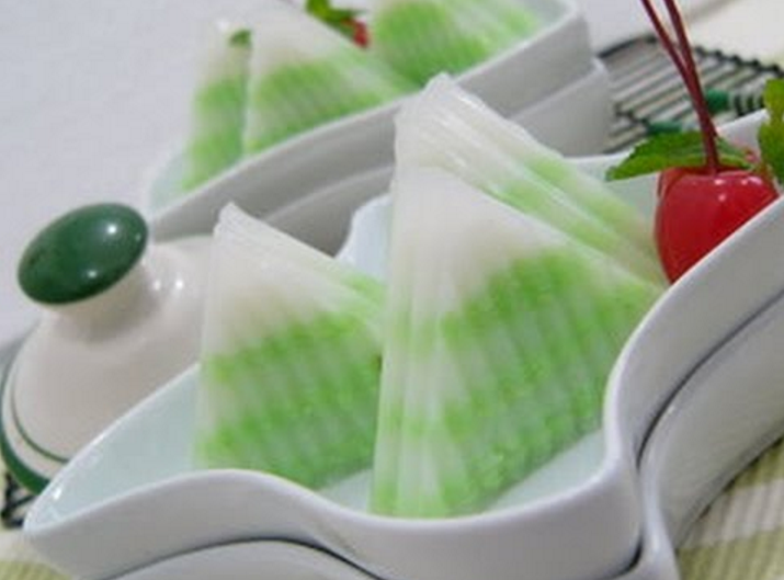 Langkah Praktis Buat Puding Kelapa Rasa Cocopandan - ANEKA CEMILAN SEHAT