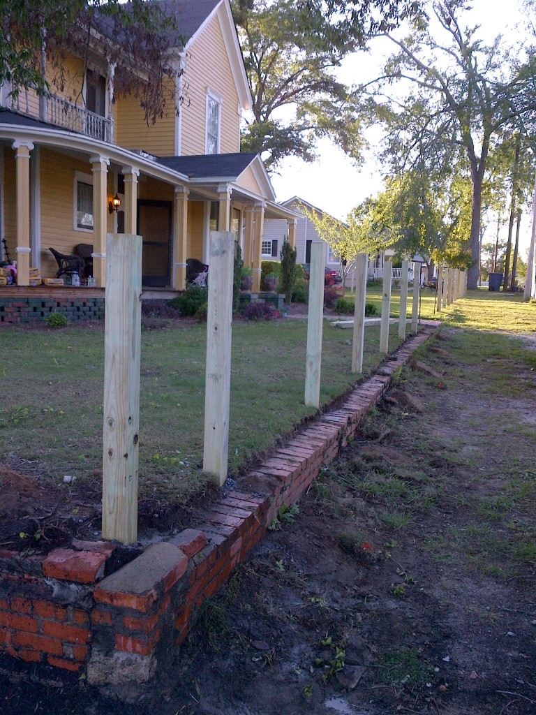 Aycock-Morgan House: Picket Fence